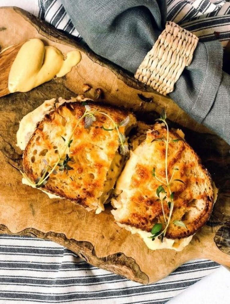 16 Best Toast Recipes That You Need For Lunch - GastroFun.net