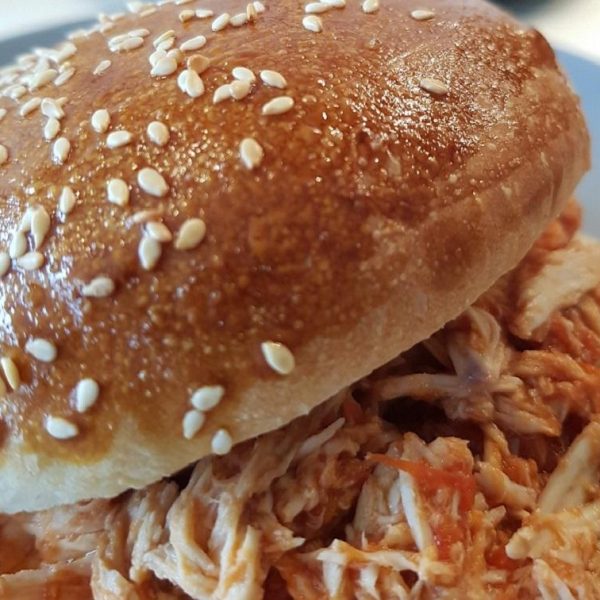 Easy and Delicious Pulled Chicken Burger - GastroFun.net