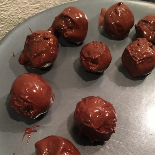Healthy Snickers Bites - GastroFun.net