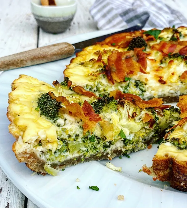 Broccoli Tart with Cottage Cheese and Bacon - GastroFun.net