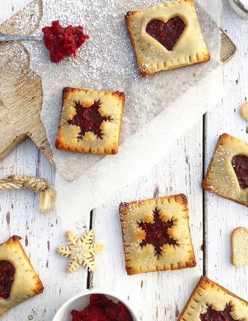 Marzipan Cookies with Raspberry Filling - GastroFun.net