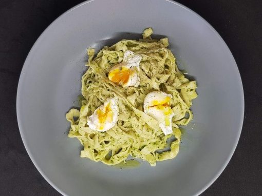 Pasta with Poached Quail Eggs - GastroFun.net