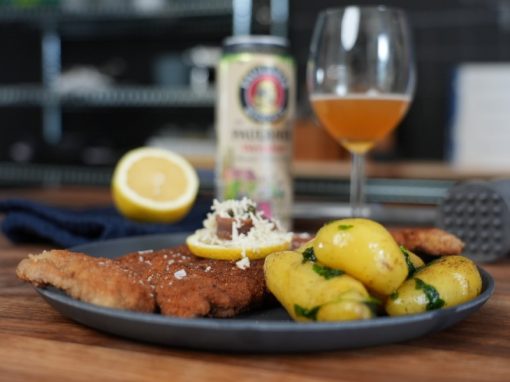 Wienerschnitzel with garnishes - GastroFun.net