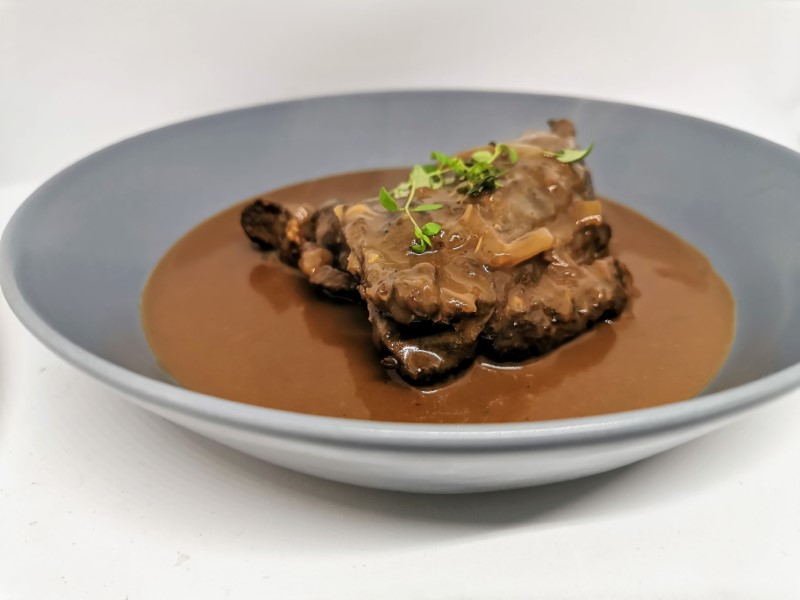 Braised veal cheeks - GastroFun.net