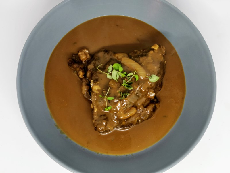 Braised veal cheeks - GastroFun.net