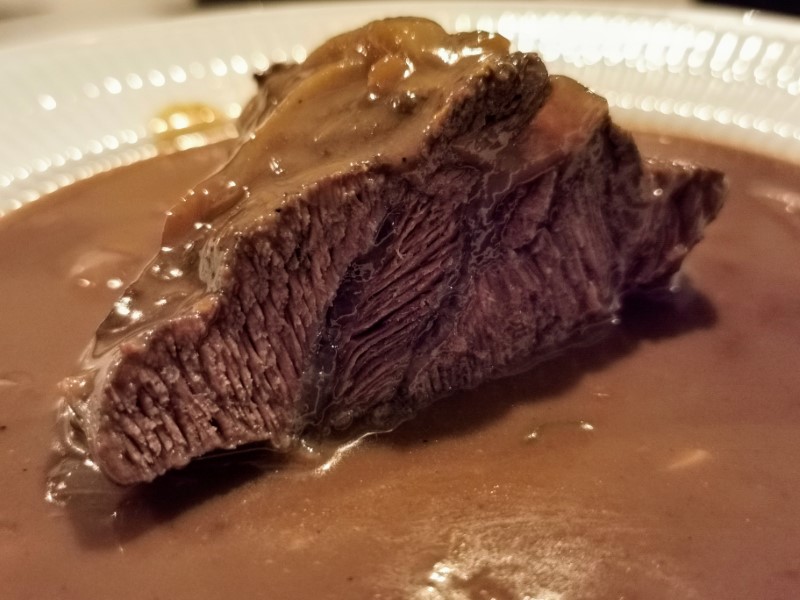 Braised veal cheeks - GastroFun.net