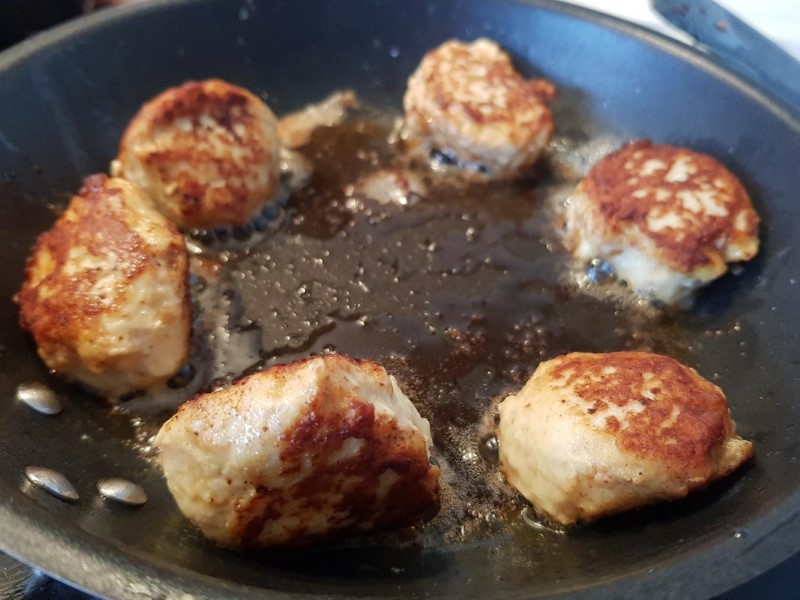 Easy Chicken Meatballs - GastroFun.net